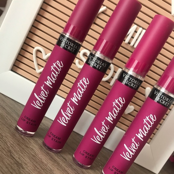 Victoria's Secret | Makeup | Victoria Secret Velvet Matte | Poshmark